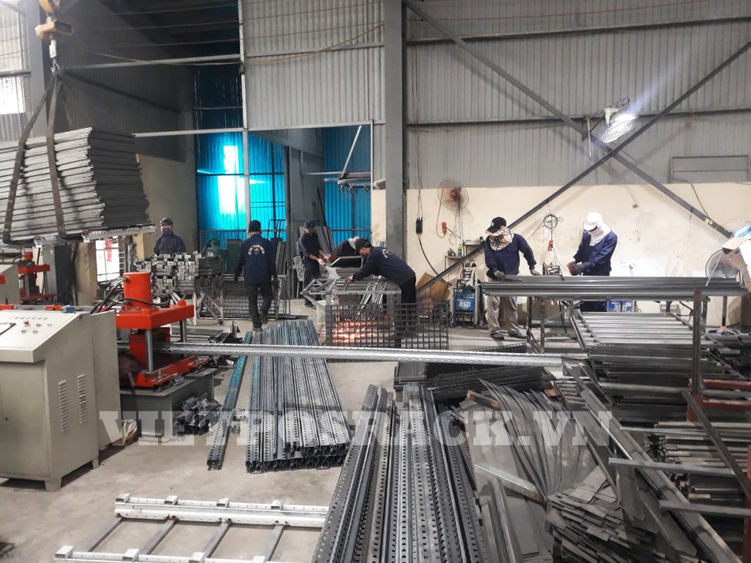Heavy-duty racking installation at Long Thanh Industrial Park, Dong Nai ...